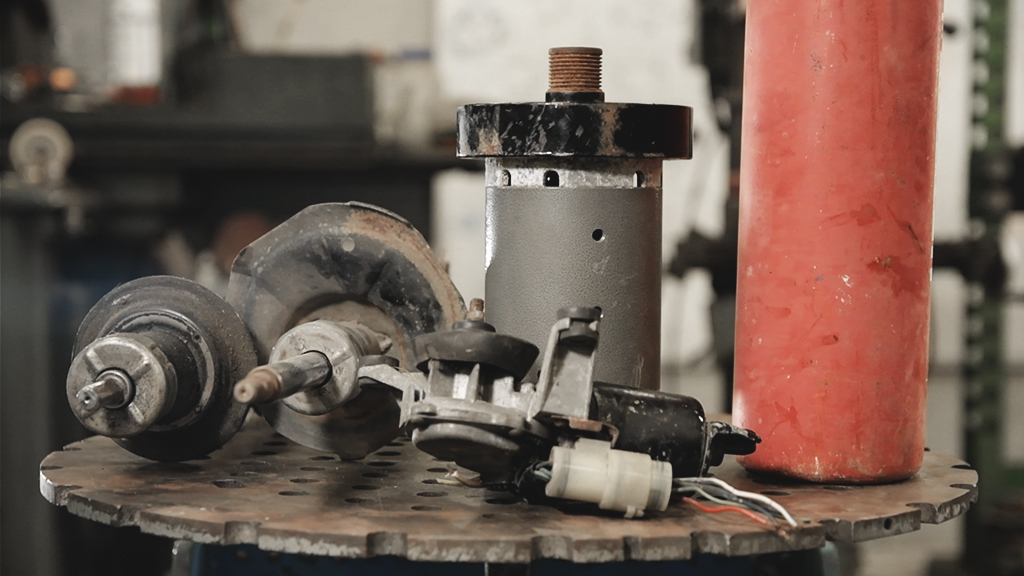 Project 0112 | Making a spindle sander - Make It Extreme