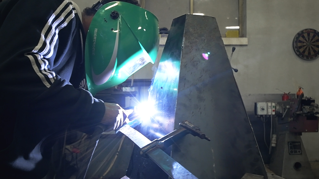 Project 0103 | Making a wood clipper - Make It Extreme